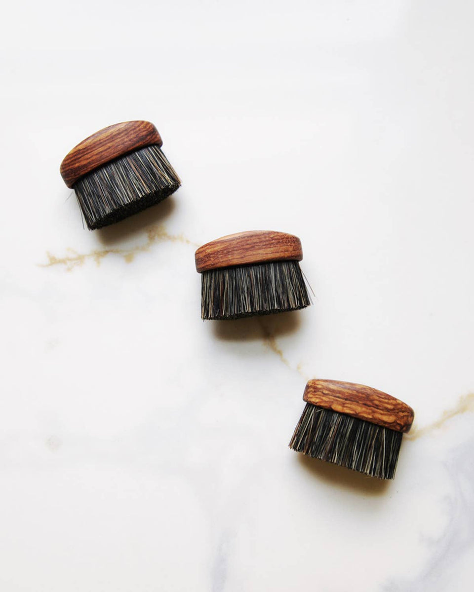 Mini Bristle Brush – Feste